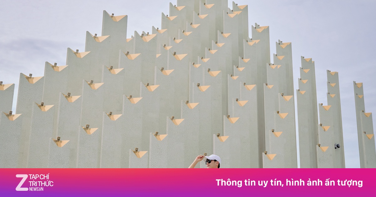 Tháp Tam Thắng TP.HCM đông đúc từ sáng sớm | Znews.vn