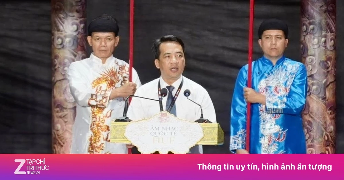 Màn phát biểu song ngữ của Phó Chủ tịch thành phố Huế gây 'sốt' | Znews.vn
