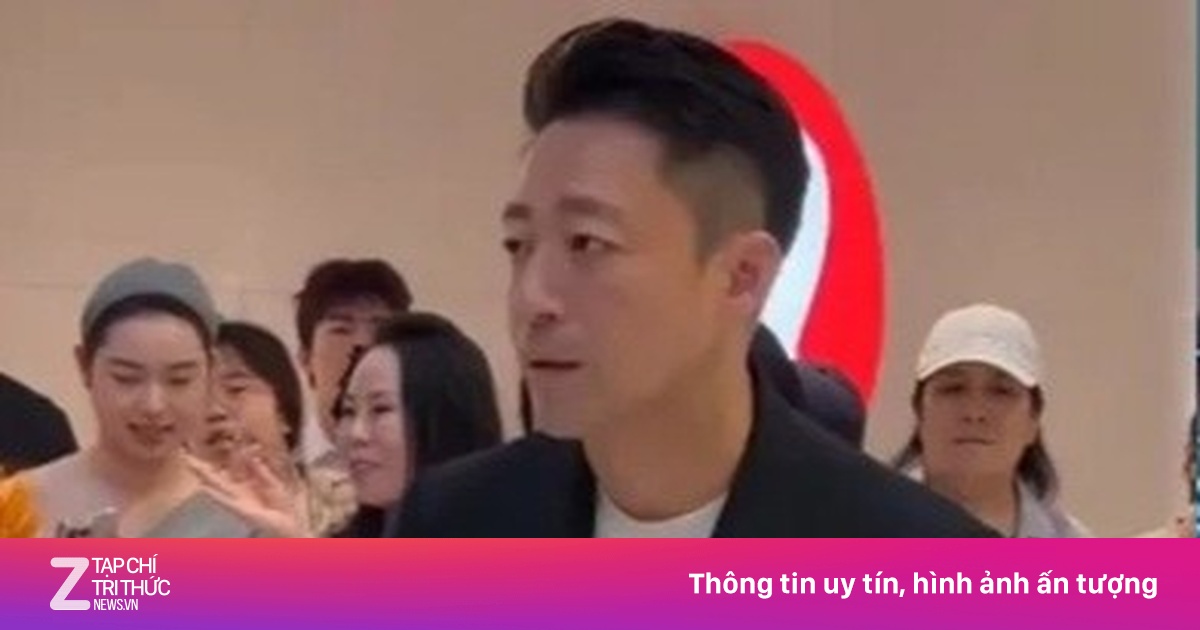 Uông Tiểu Phi nổi giận khi livestream cùng vợ - Giải trí - ZNEWS.VN