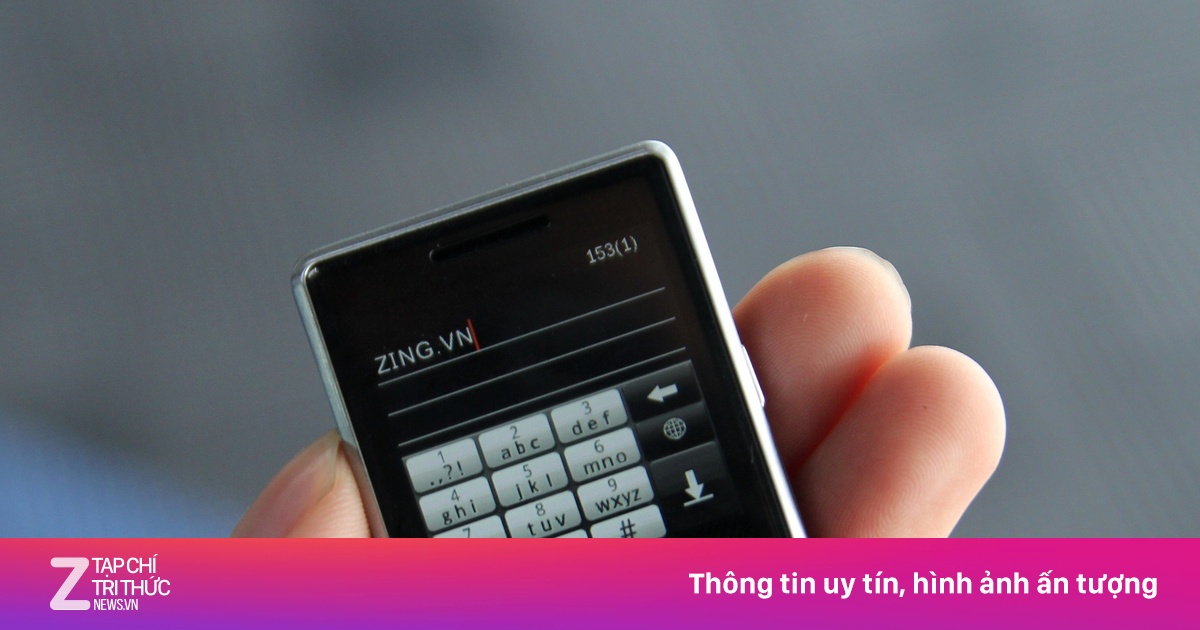 Vphone S8 - smartphone bé nhất thế giới tại Việt Nam giá khoảng 600.000 ...