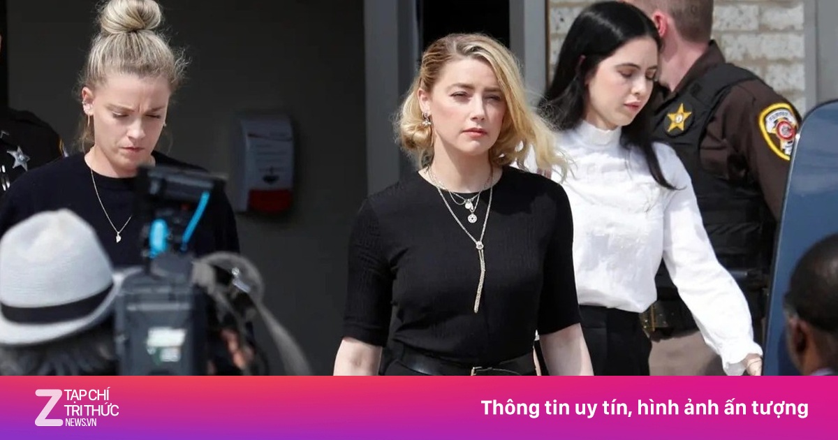 Amber Heard bị chế nhạo vì chiếc váy - Giải trí - ZNEWS.VN