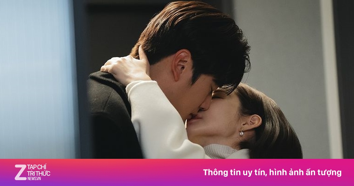 Nụ hôn nóng bỏng của Park Min Young và Na In Woo gây sốt - Giải trí - ZNEWS.VN
