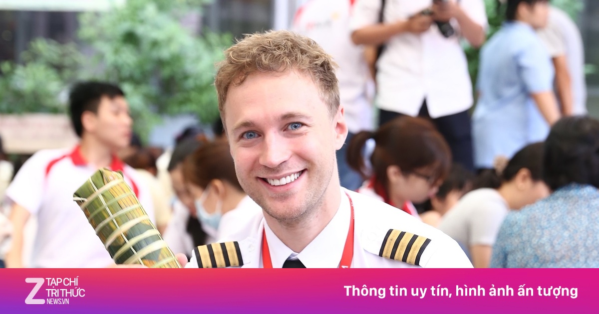 Phi công Phần Lan gói bánh tét tặng trẻ khuyết tật - Đời sống - ZNEWS.VN
