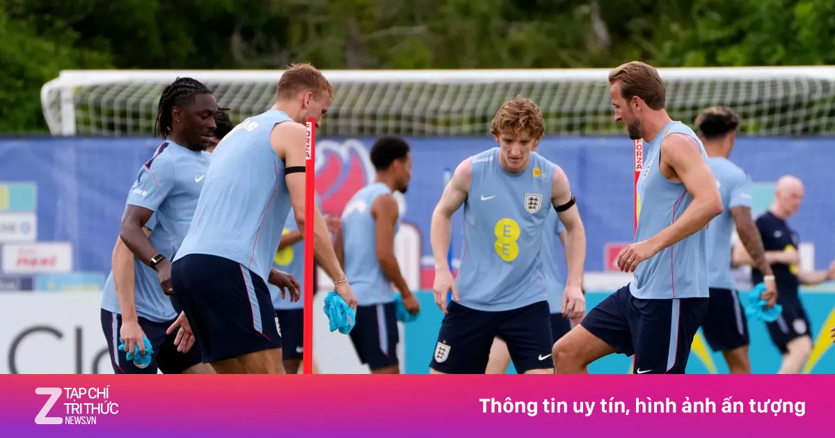Tuyển Anh bị trộm giày đá bóng ngay trước World Cup | Znews.vn