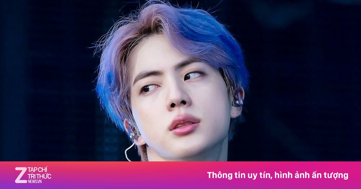 Jin (BTS) tự nhuộm tóc tím tại nhà - Làm đẹp - ZNEWS.VN