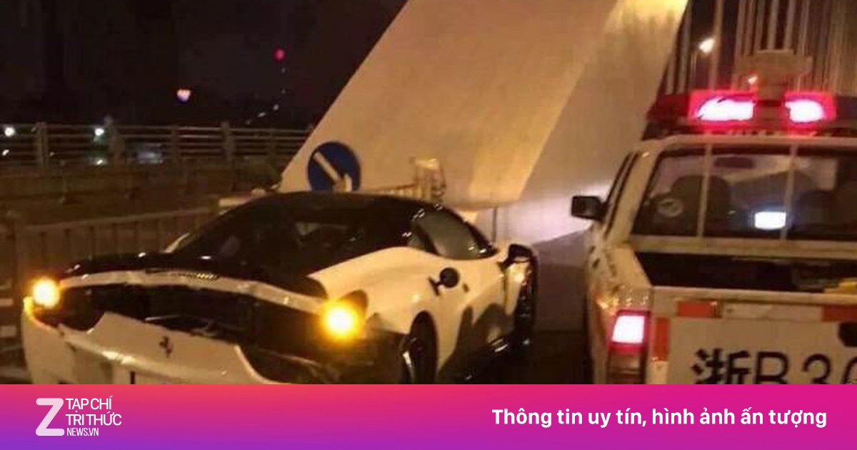 Xe bán tải của cảnh sát đâm siêu xe Ferrari 458 Italia - Siêu xe - ZNEWS.VN