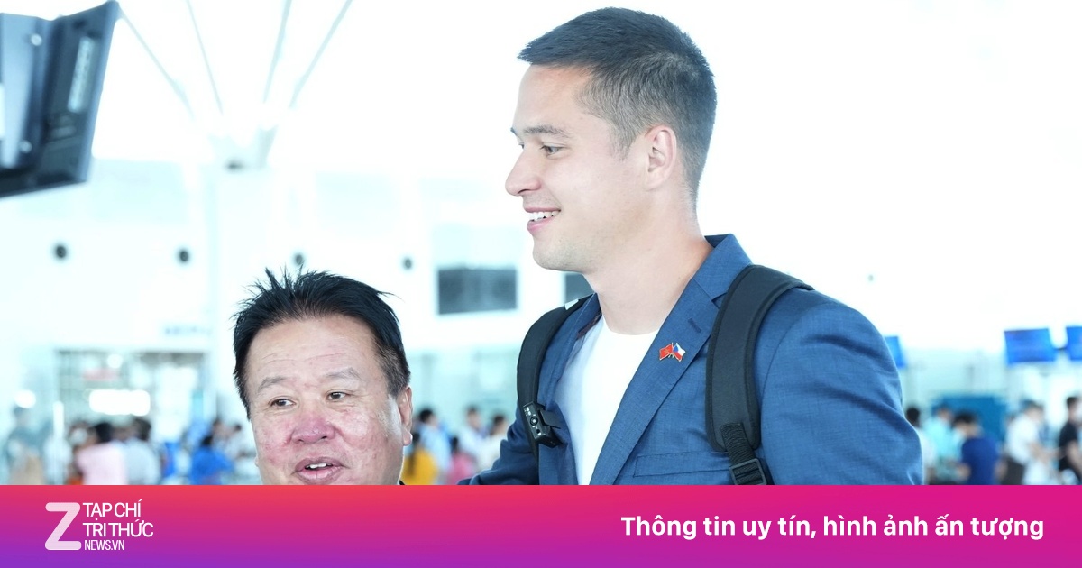 Filip Nguyễn được bố đón ở sân bay Nội Bài | Znews.vn