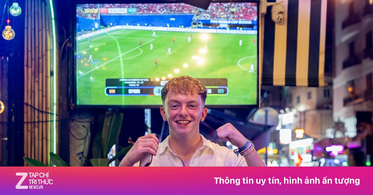 Khách Tây 'dô' cạn ly, xem World Cup đến sáng ở quán bar Bùi Viện ...