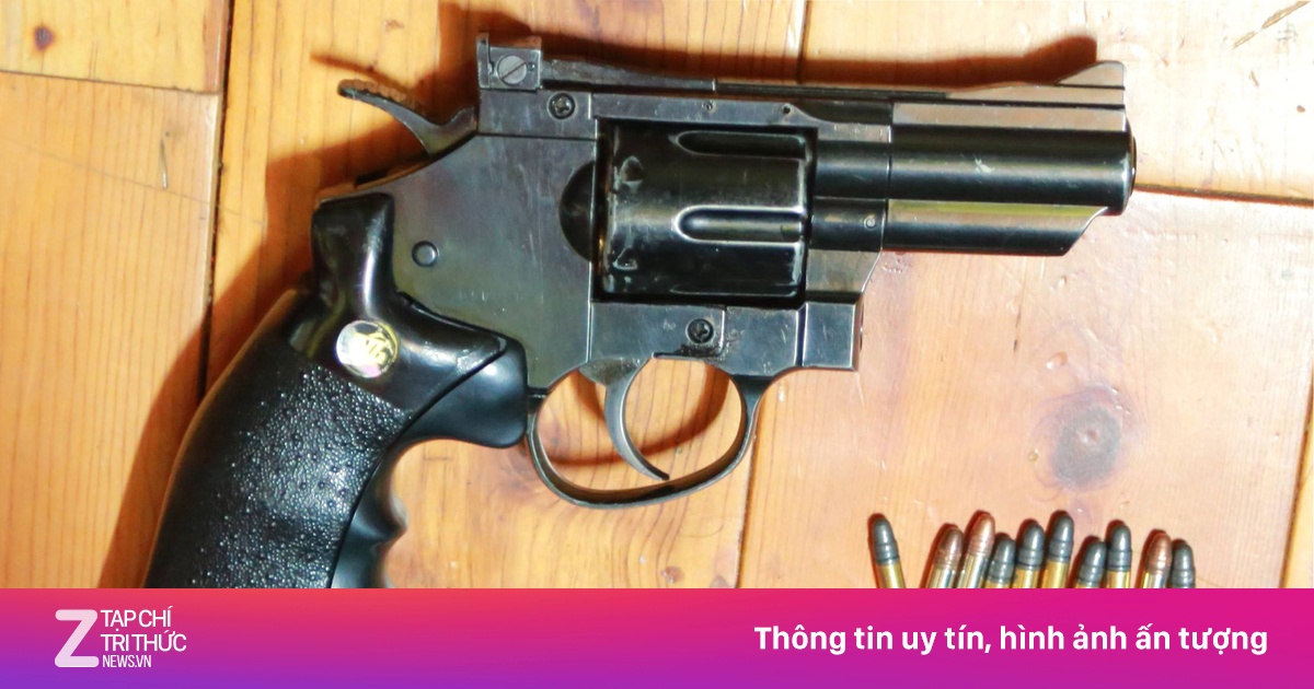Phát hiện súng và 30 viên đạn trong căn nhà của nhóm buôn ma túy | Znews.vn