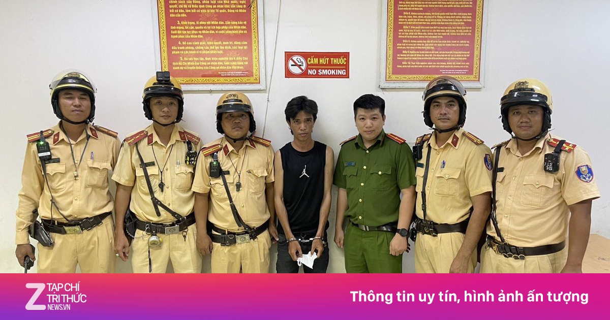 CSGT TP.HCM vây bắt đối tượng truy nã trốn trên xe khách - Xã hội ...