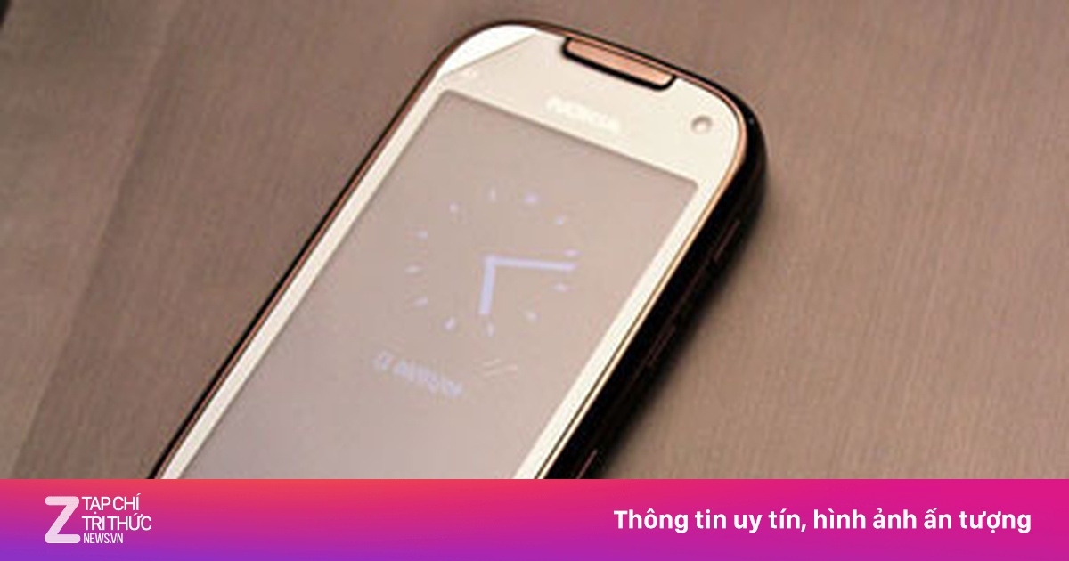 Cận cảnh điện thoại 8 'chấm' Nokia C7 | Znews.vn