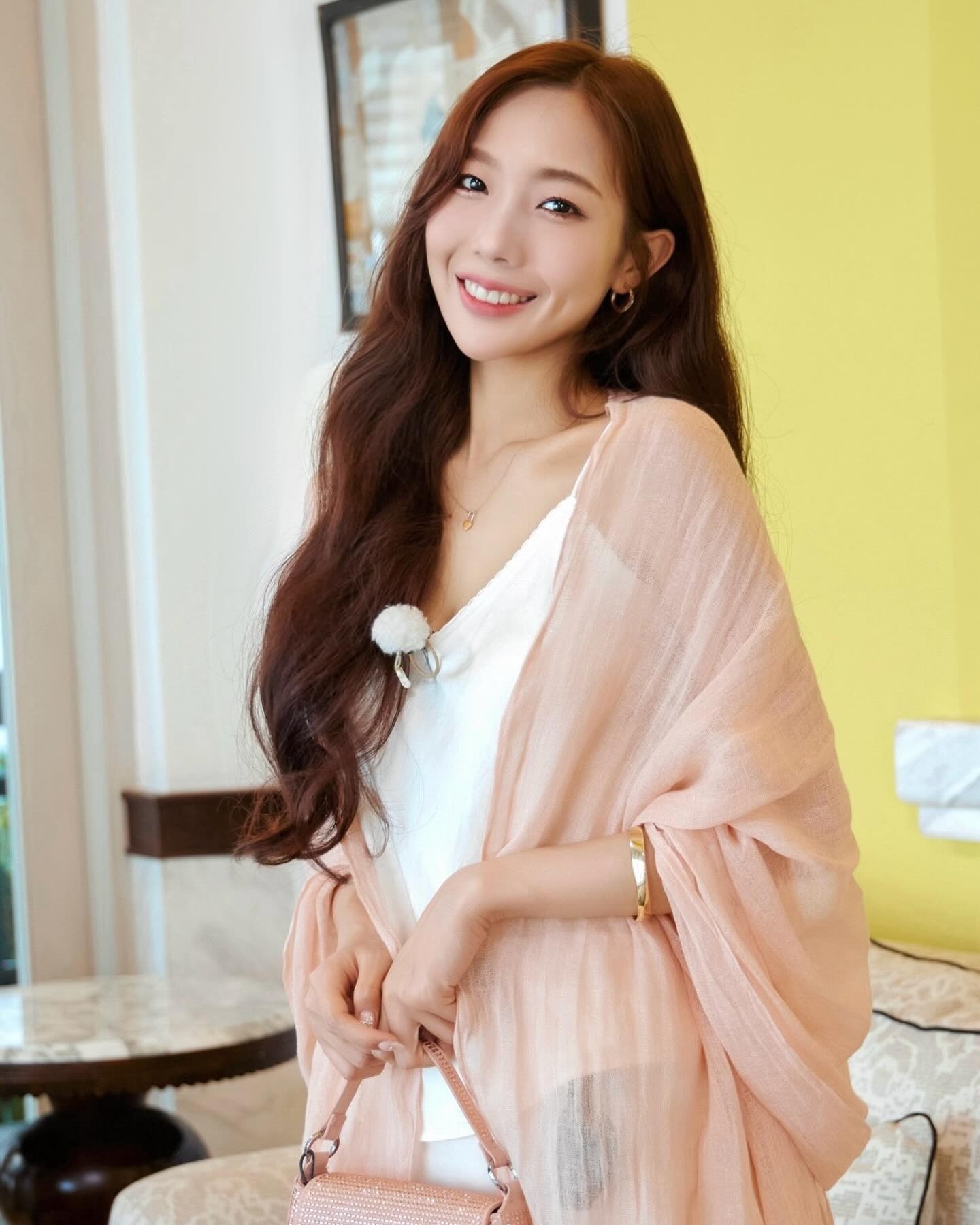 Yuna Vũ 'Đảo thiên đường' tố bị quấy rối khi du lịch Hồ Gươm | VOZ