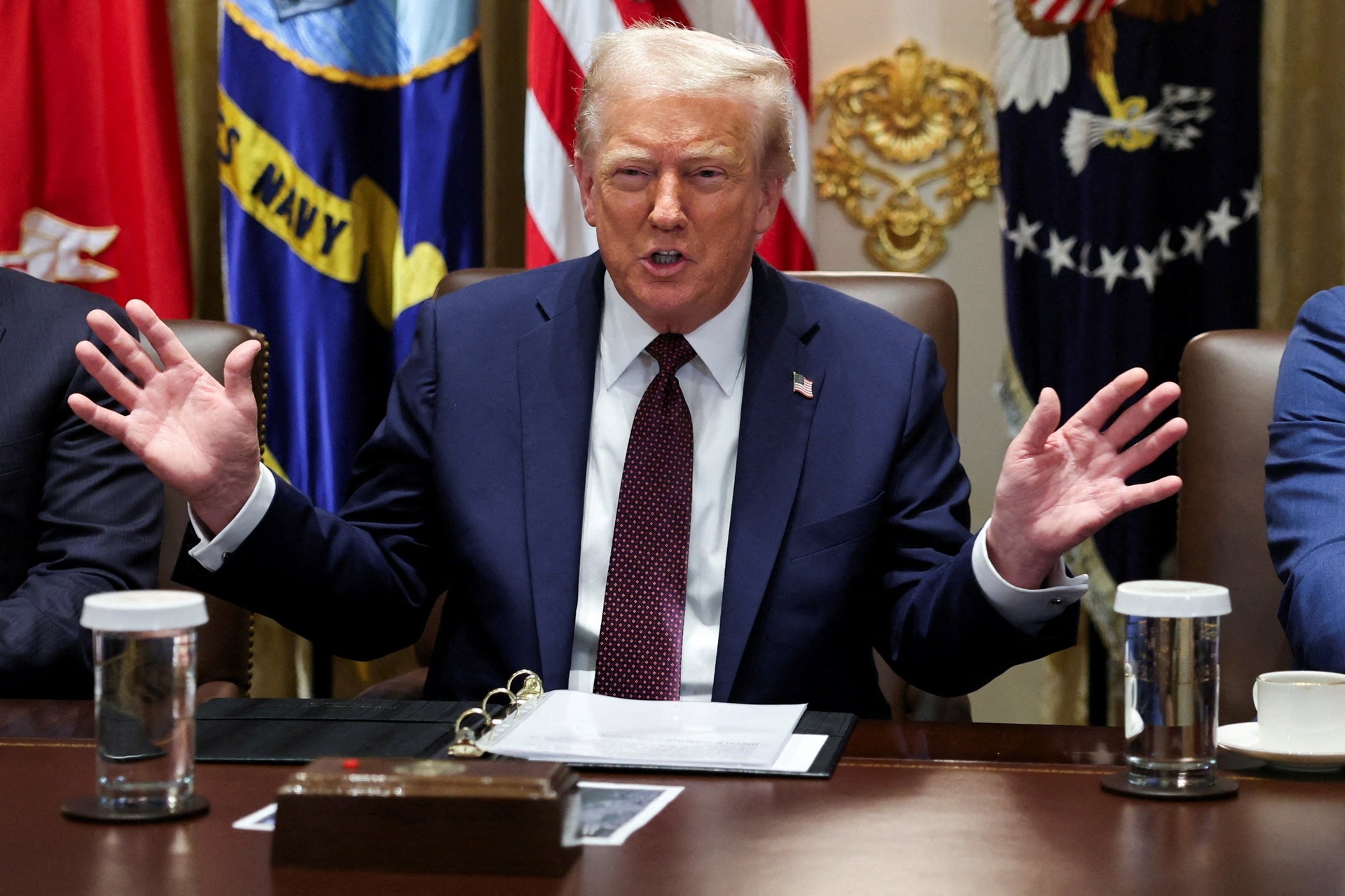 (Mỹ) Điều ông Trump lo lắng nhất | VOZ