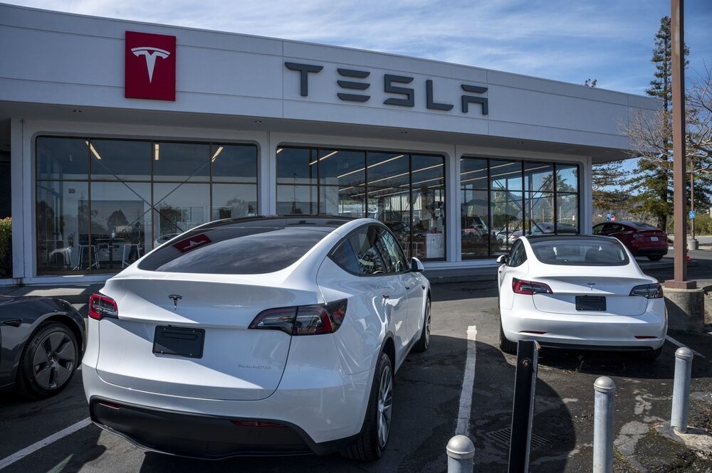 Tesla ngừng giao hàng vi phạm quy tắc xe ở Australia | VOZ