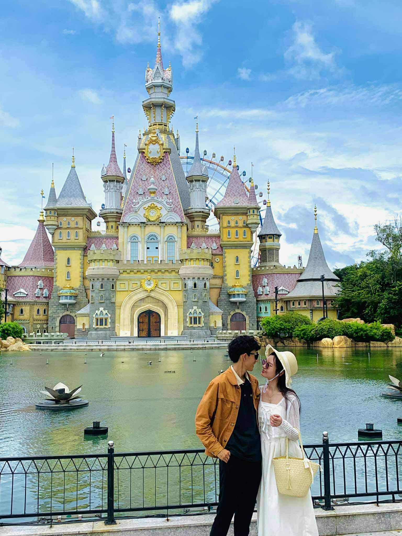 Thấy cầu hôn ở thủy cung Phú Quốc, cô gái tưởng ai hóa ra là mình | VOZ