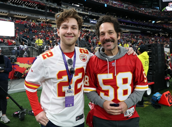 Taylor Swift và dàn sao quy tụ ở Super Bowl 2024 | VOZ
