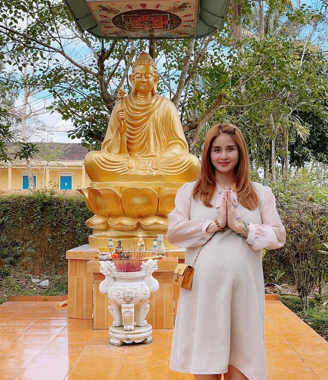 Bà bầu đi lễ chùa đầu năm: Dưới góc nhìn tâm linh và khoa học, nên hay ...