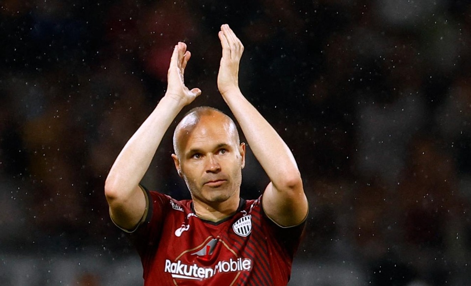 Iniesta cùng huyền thoại La Liga đấu dàn sao Việt Nam | Znews.vn